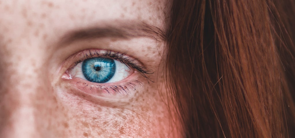 How to prevent dry eyes in winter - Glasses Direct Blog